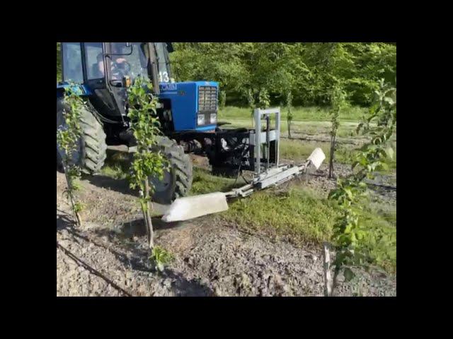 Гербицидный опрыскиватель GAYSA с установкой штанг впереди трактора