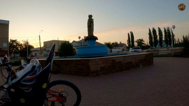 Велопрогулка. Едим мороженое..