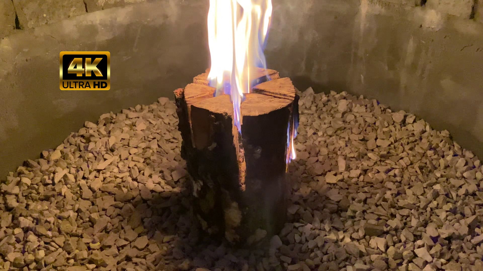 Пылающая гармония: Шведская свеча под звуки фортепиано и виолончели 4К