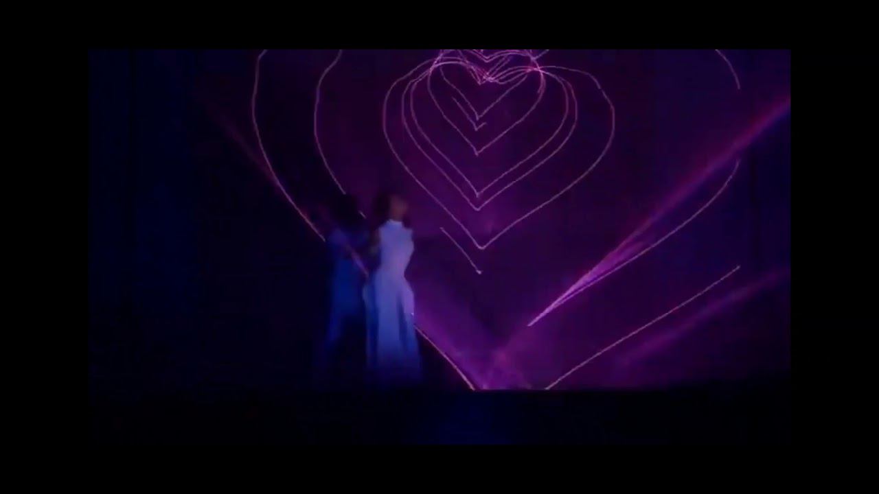 Лазерное танцевальное шоу