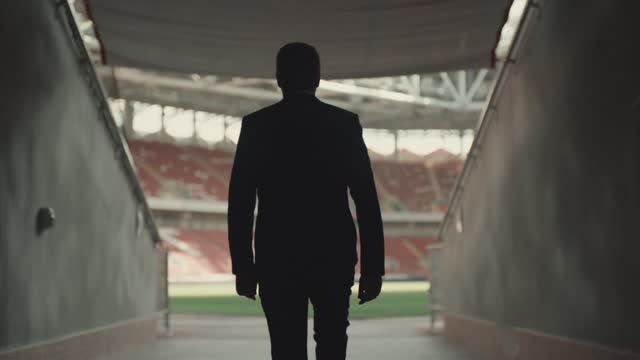 Комментаторы