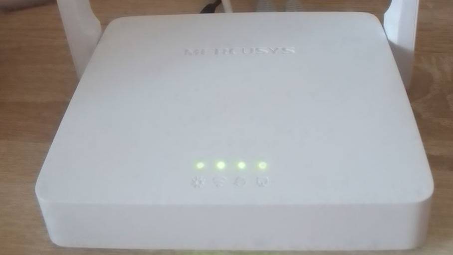 Публичный либо привратный IP.