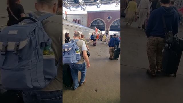 Стоимость билета в купе двухэтажного поезда Москва-Адлер 30000₽ за двоих в один конец