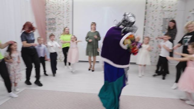 Лучики поздравляют бабушек и мам 2024