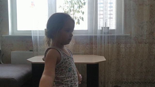 Детский кавер на  Твои глаза  - Света, исполняет Софья..mp4