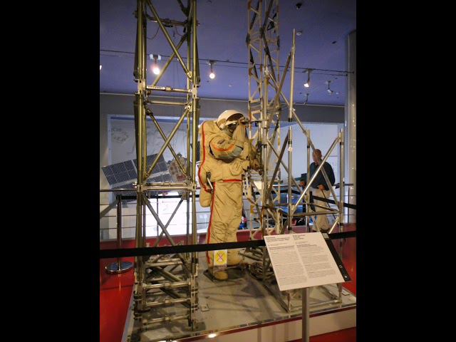 В музее космонавтики.