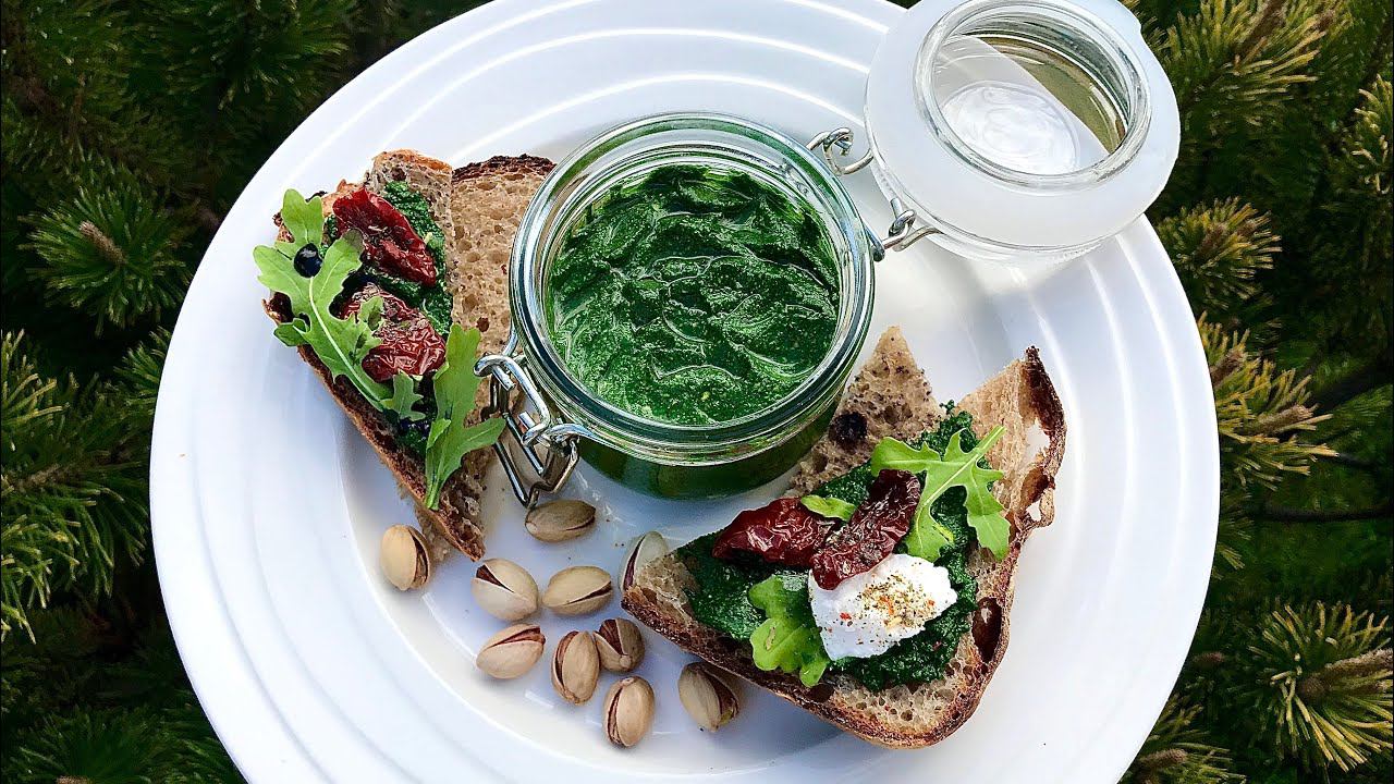 Nettle Pesto! Bruschetta and pasta with nettle pesto!
