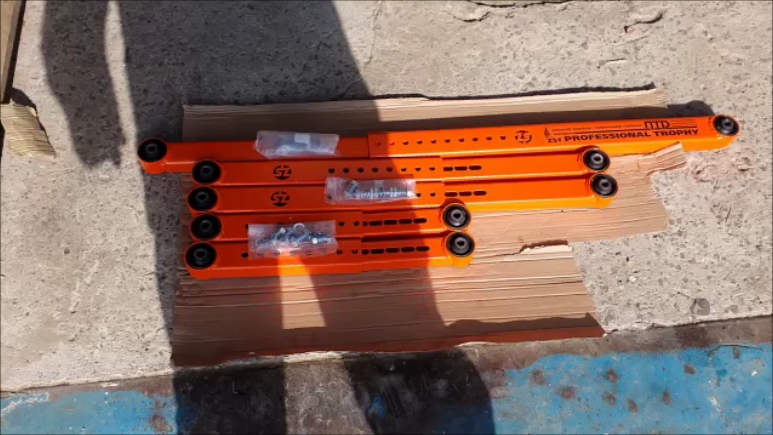 Распаковка и установка тяг задней подвески Chevrolet Niva