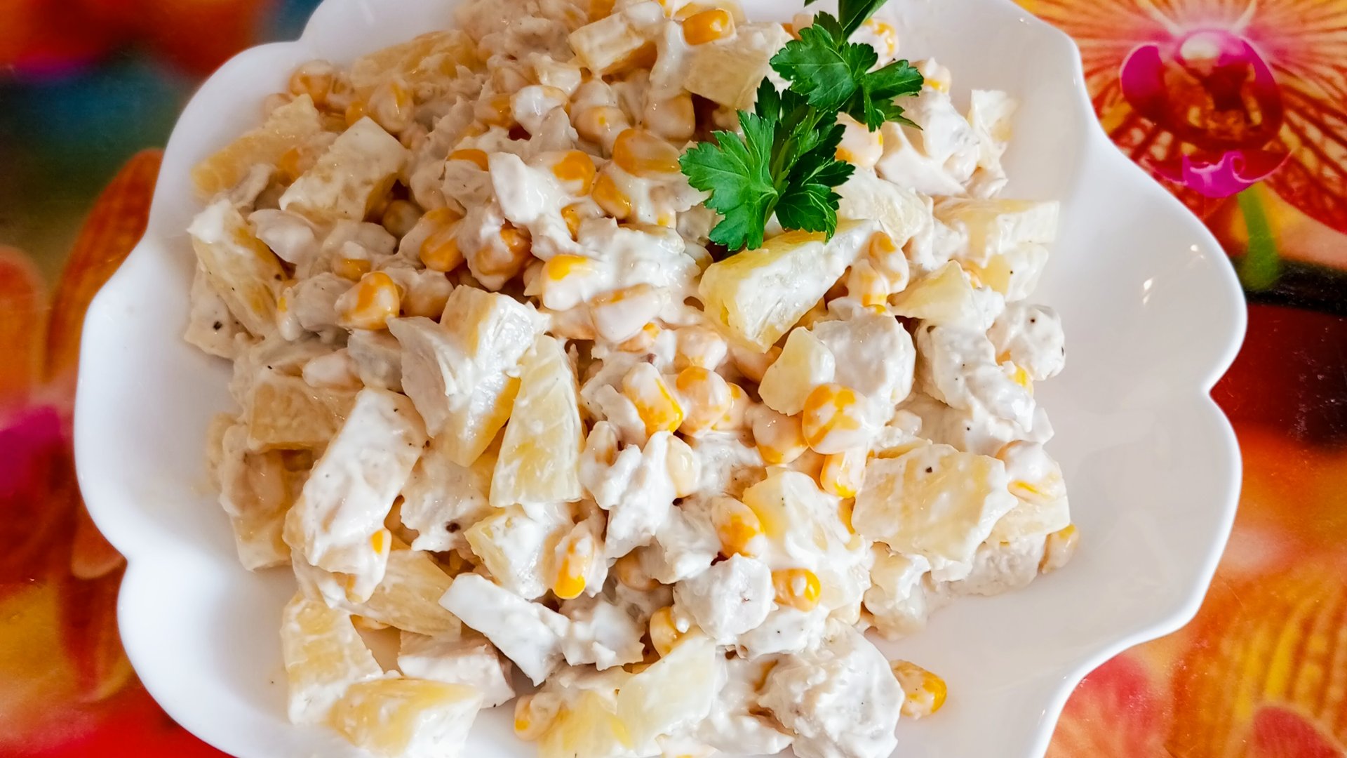 Куриный салат из трех ингредиентов/вкусный салат за две минуты