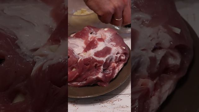 Простой рецепт: Запеченное мясо в тесте с пивом