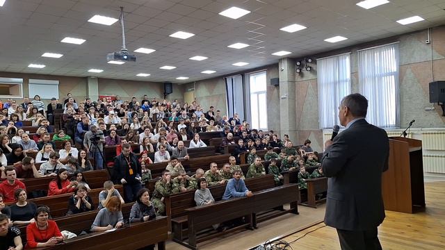 Космический апрель в АнГТУ: об удивительной встрече с космонавтом Александром Лазуткиным