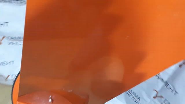 Дробилка измельчитель пенопласт МИ-500 измельчение на сетке 10мм.mp4