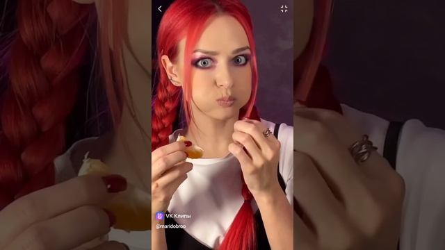 Девушка Кушает Апельсины Новый Год Праздники Хорошое Настроение Позитив Музыка С Новым Годом