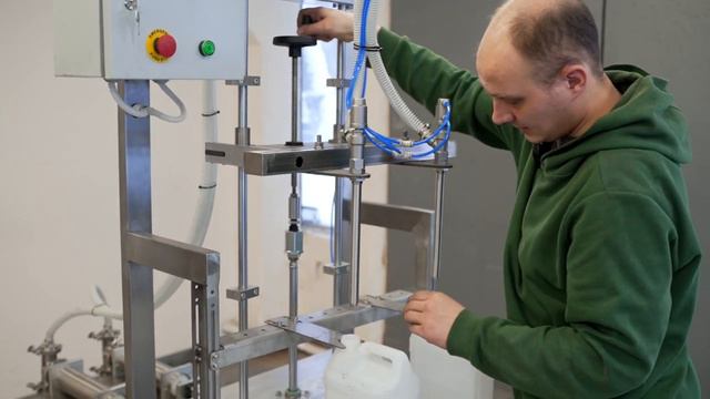 Презентация комплексного полуавтоматического поршневого оборудования для розлива КПР2 ПрактикМ