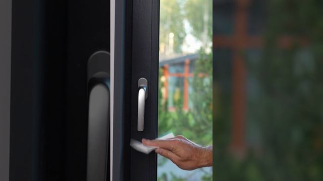 Чем отмыть пластиковые окна? Как ухаживать за окнами? Набор РЕХАУ для ухода за пластиковыми окнами.