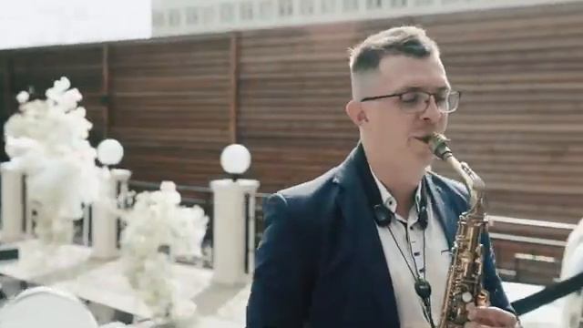 Саксофонист на мероприятие