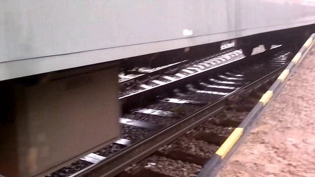 Отправление поезда с Витебского вокзала в дождливую погоду автор весь взмок когда снимал