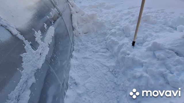 убираю снег