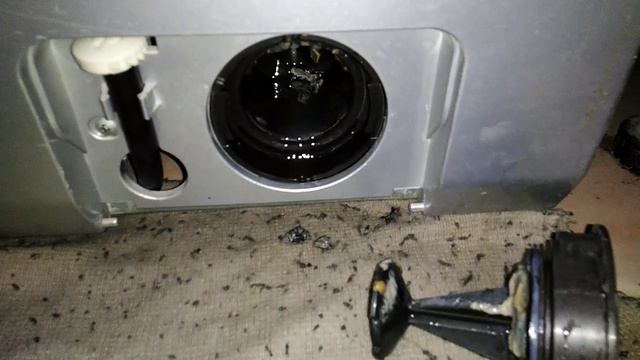 Как почистить фильтр стиральной машины LG.