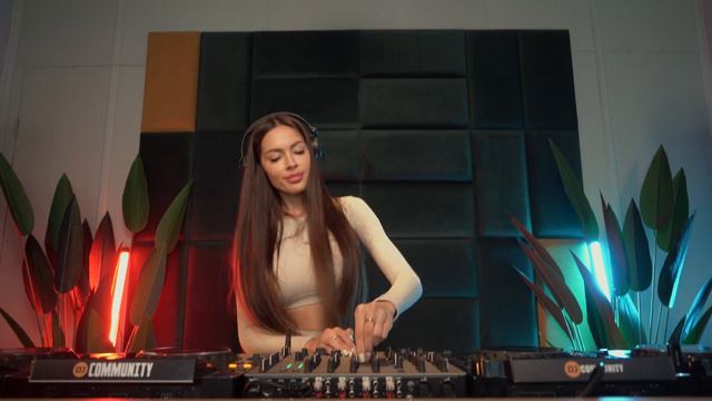 Xenia Dia - Live @  in the studio DJ Community