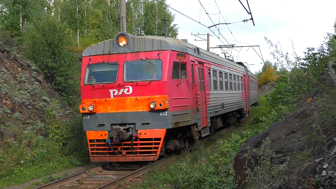 "Между скал". ЭТ2-012 сообщением Нижний Тагил - Егоршино