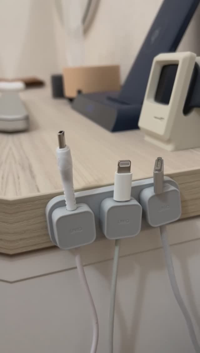 Поставил новый держатель для проводов UNIQ POD / Cable Holder UNIQ POD