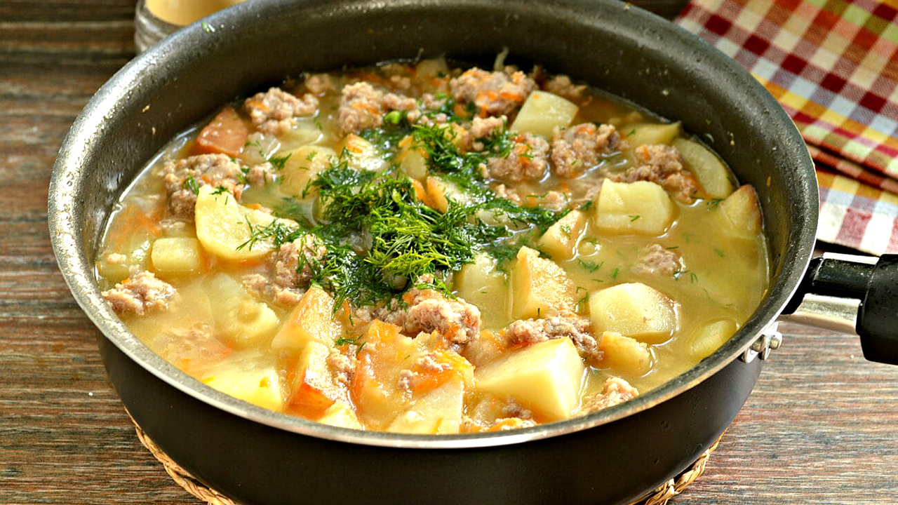 Тушеная картошка с куриным фаршем: так готовят в Калининграде