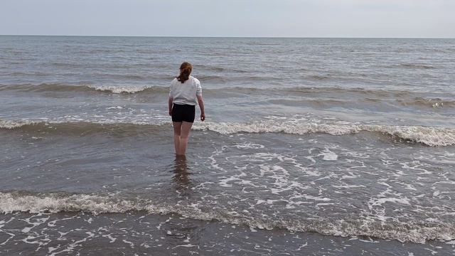 Черные пески Каспийского моря.