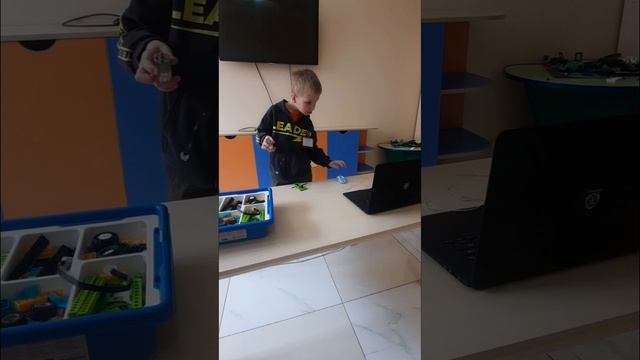 Робототехника. 2 место. Часть 2. Дель Антон.mp4