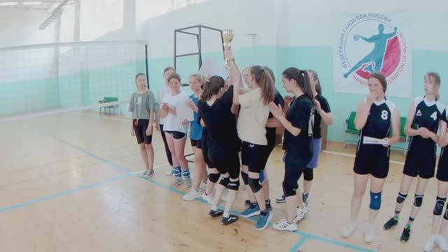 Награждение призеров турнира по волейболу среди девушек (12.06.22)