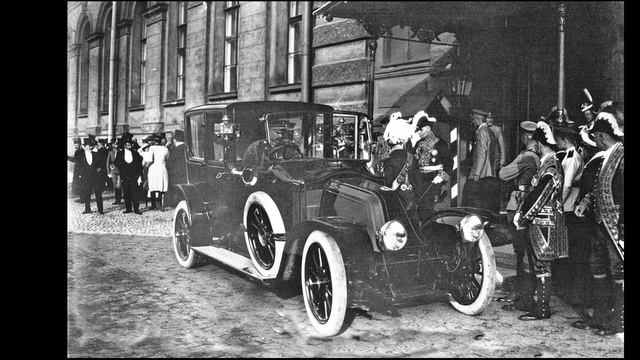 ИМПЕРСКИЙ ПЕТЕРБУРГ. ДВОРЦОВАЯ НАБЕРЕЖНАЯ