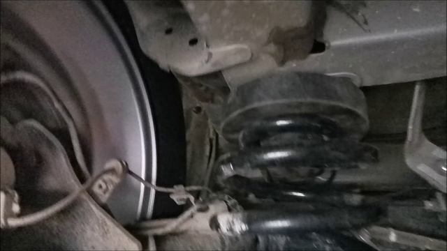 Тойота эскваер. Как поднять заднюю подвеску.