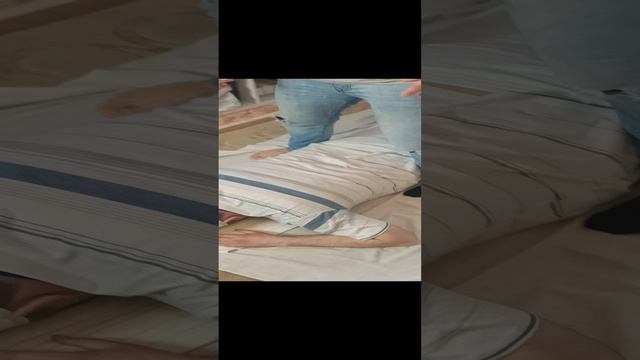 Вправление позвонков лежа на полу, вытяжение и мобилизация позвонков Мануальный терапевт Олег Гудвин