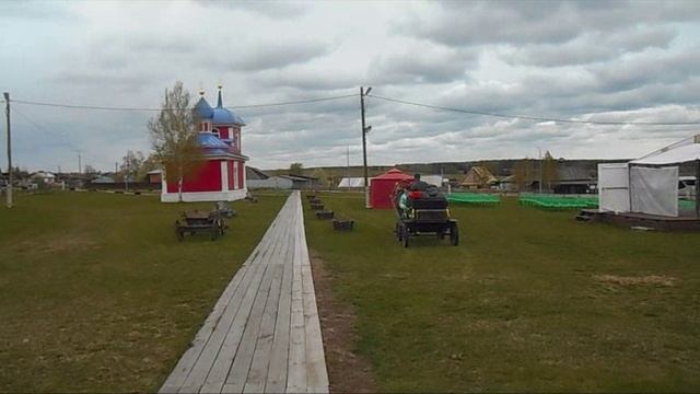 И уносит их вдаль...