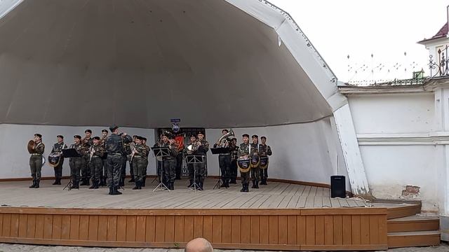 В городском саду играет духовой оркестр - 3