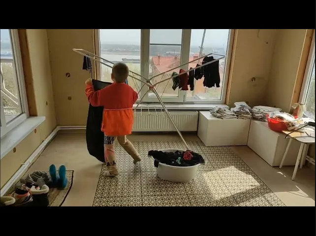 Юный помощник. 2 минуты смеха