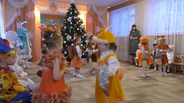 Танец Белочек   Радуга.mp4