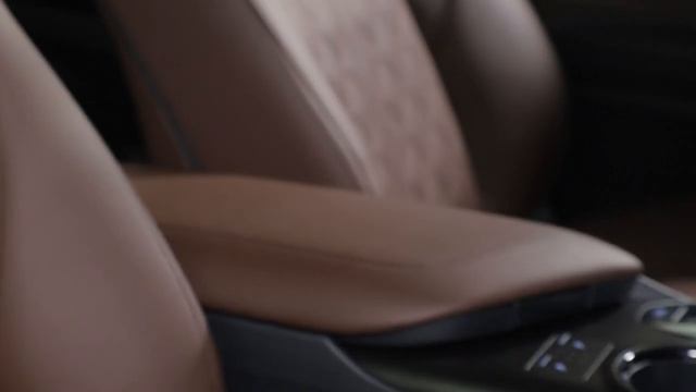 Toyota Camry - новый дизайн салона с отстрочкой