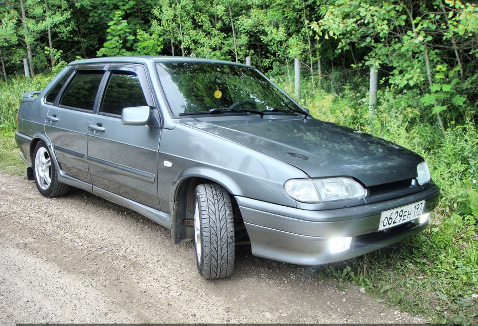 ВАЗ 2115. Подготовка к покраске 2 часть. Снял задний бампер и спойлер