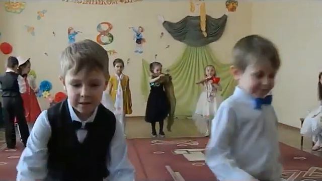 Игра Поздравь подружку