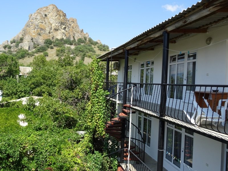 Где лучше отдыхать в Курортном.Феодосия Курортное снять жилье посуточно.«Новосёлов, 13» ГОСТЕВОЙ ДОМ