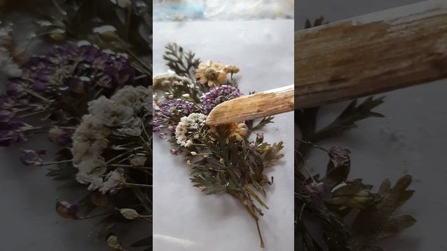 Брошь из эпоксидной смолы.  #цветы#эпоксиднаясмола #своимируками #брошка