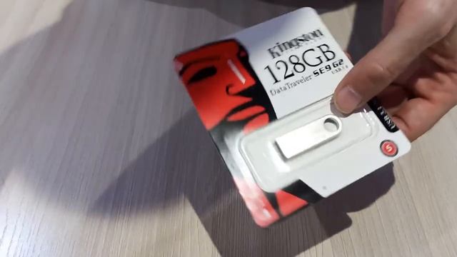 Флешкарта Kingston 128 gb.