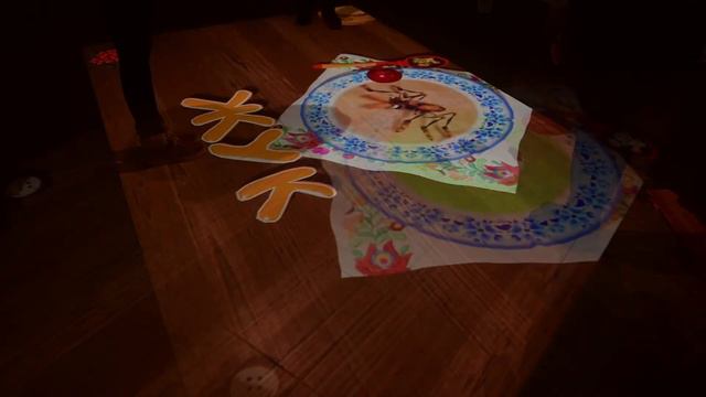 Режим «Сложи буквы» — интерактивный пол Floorium