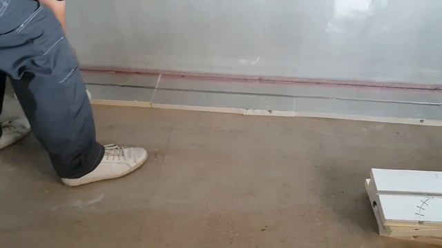 № 23. Теплый пол без стяжки  своими руками пошаговая инструкция часть 2  укладка первого ряда УФЭ