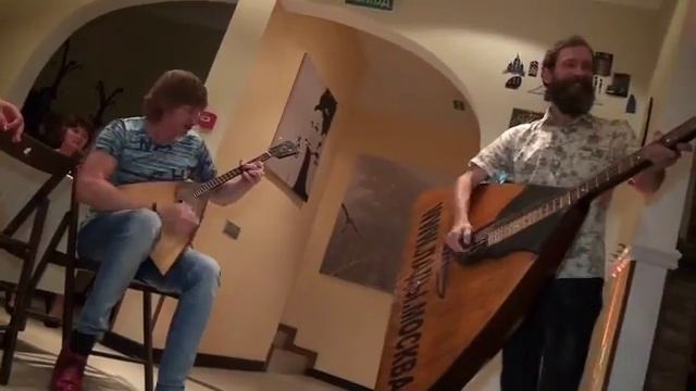 Дуэт Лады исполняет "Счастье вдруг".