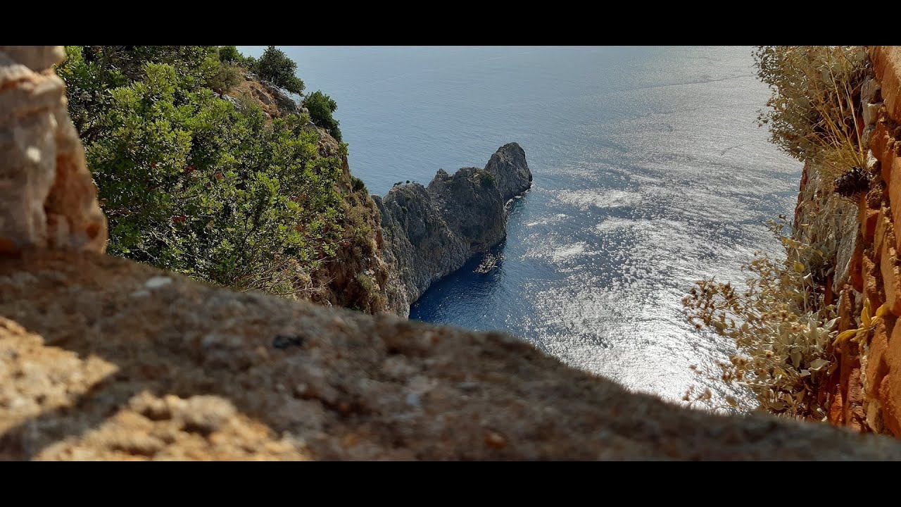 По Турции, из отеля Utopia World, мы направляемся в город Аланья, на пляж Клеопатры