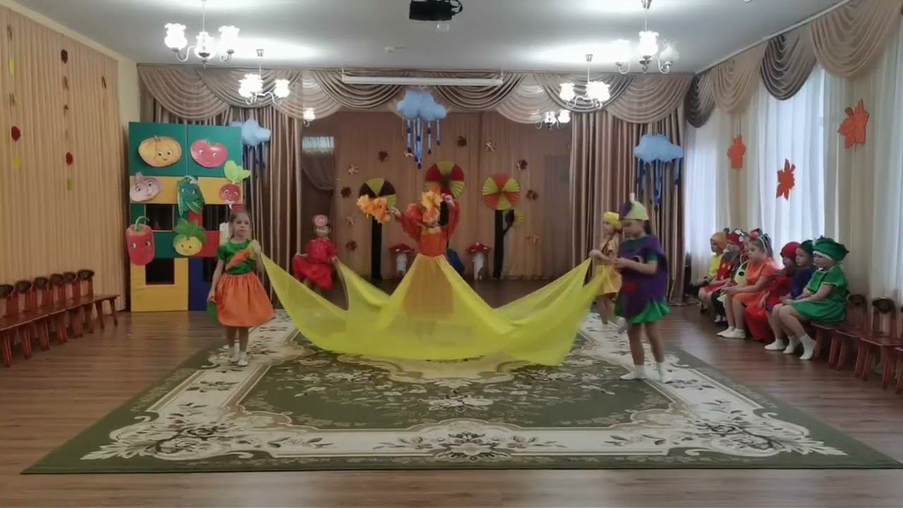 "Золотую осень любят все на свете" муз. и сл. А.Бобровой