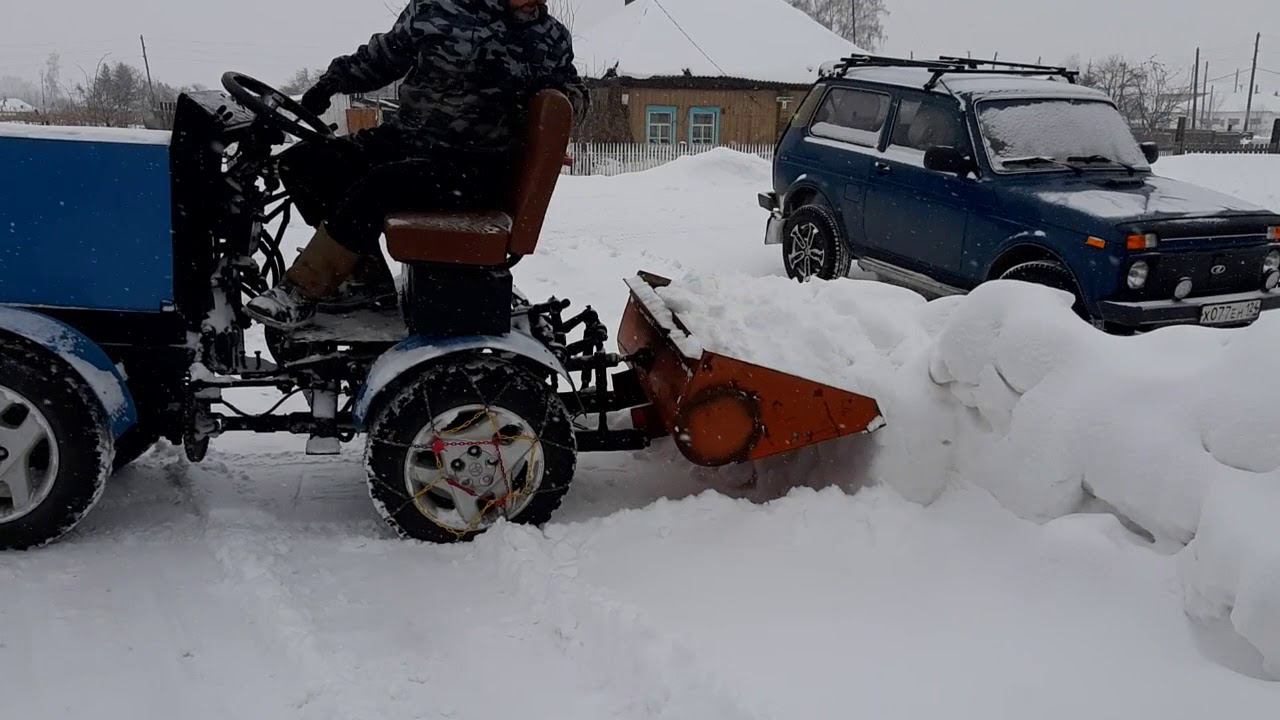 Минитрактор переломка 4x4. Чистим снег. Отвал. Ковш.