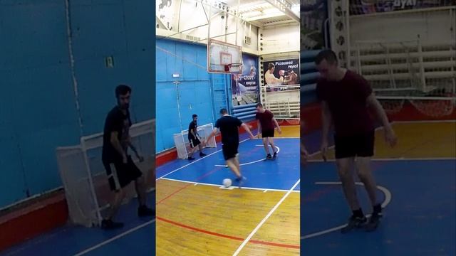 Futsal sketch Ding Nutmeg